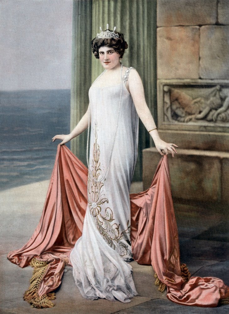 Francuska sopranistka Zina Brozia w roli Tajów w operze „Thais”, fot ...